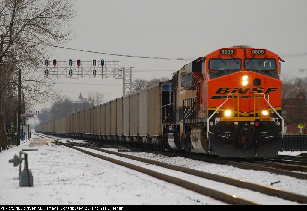 BNSF 5809 w/MBKX coal train head to the CSX.